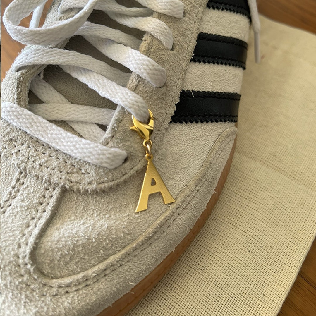 Gold Initial Shoelace Charm, Personalized Sneaker Jewelry - Etsy
