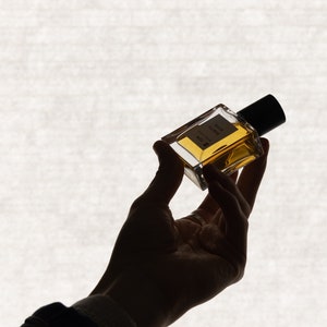 MOONFLOWER All-natural Perfume | Jasmine, Yuzu, Sandalwood | Unisex ...