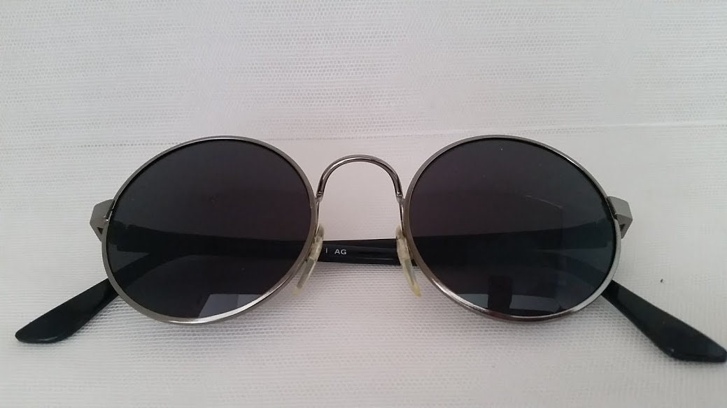 Vintage Round Metal Wire Sunnies. Gunmetal Frame Round Sunglasses. John ...