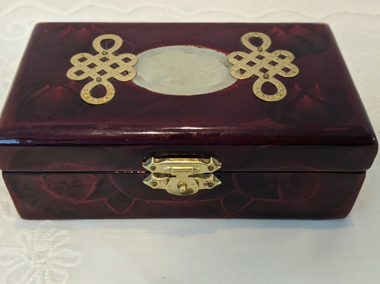 Vintage Chinese Wood Jewelry Box. Small Rosewood Lacquered Jade Inlaid ...