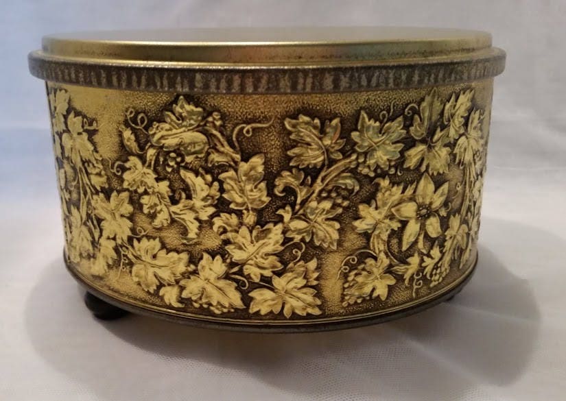 Vintage Guildcraft NY Cookie Tin. Gold Pressed Flower Embossed Cookie ...