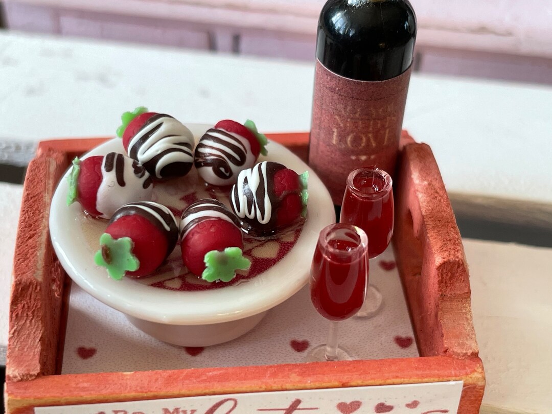 1:12 Miniature Scale Valentines Chocolate Covered Strawberries & Winw ...