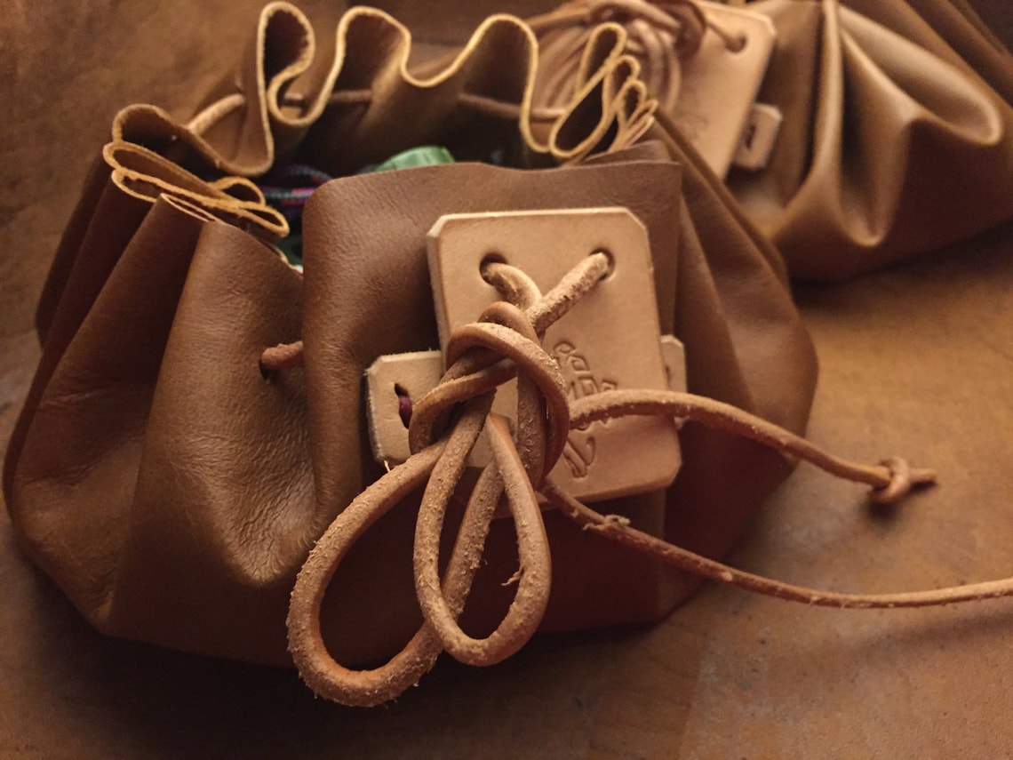 Tinder / Survival Kit / Fire Starting Kit Leather Pouch - Etsy