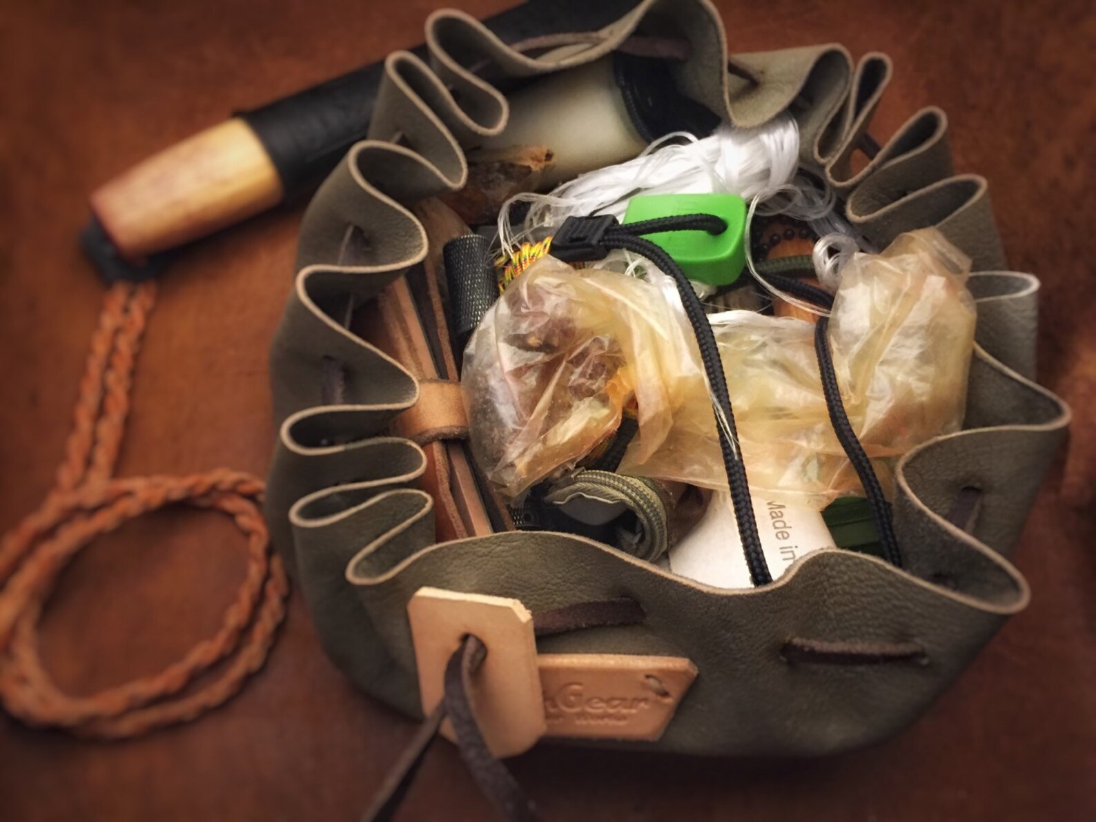 Tinder / Survival Kit / Fire Starting Kit Leather Pouch Green - Etsy