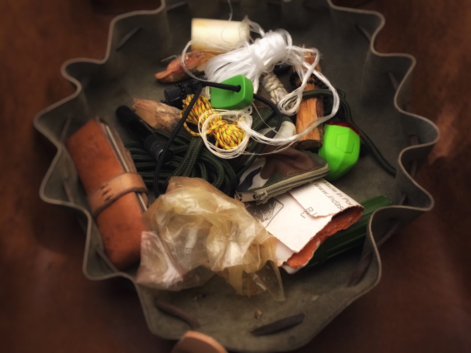 Tinder / Survival Kit / Fire Starting Kit Leather Pouch Green - Etsy