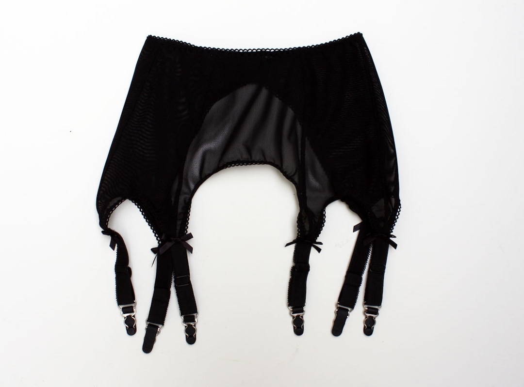 Batwing. High Waisted (6) Garter Belt // Mesh Garterbelt , Black ...