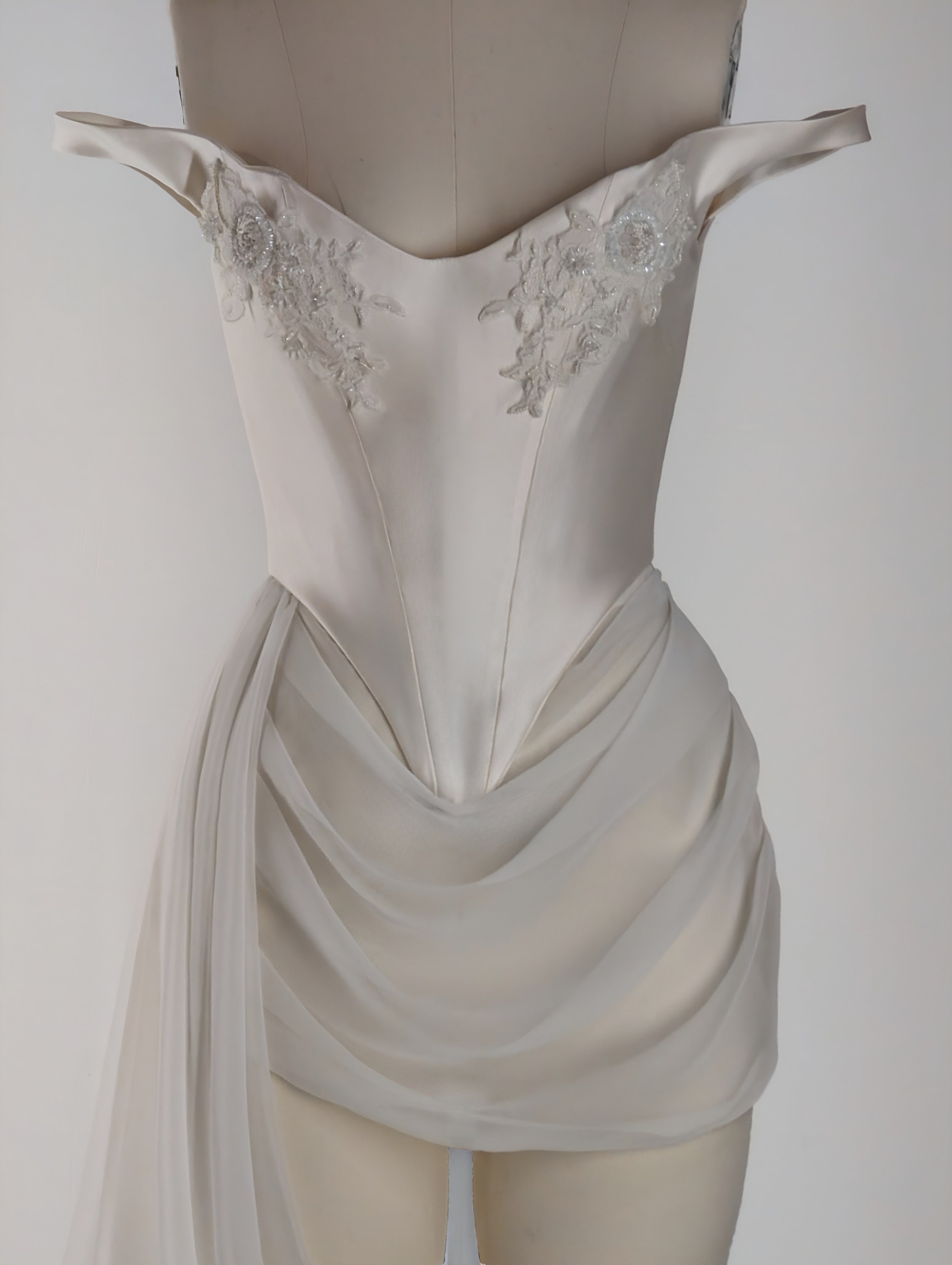 KATHERINE | Pre-order off White Basque Waist off Shoulder Sleeve Corset ...