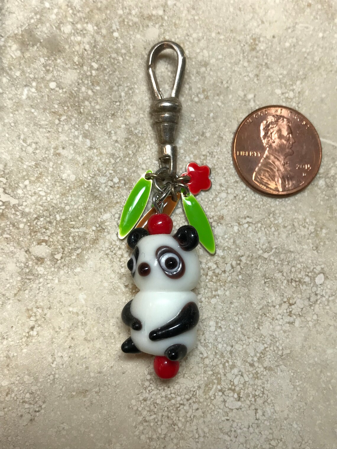Zipper Pull Perlé Fob - Cute Panda - Noir, Blanc, Fleur Rouge, Feuilles ...