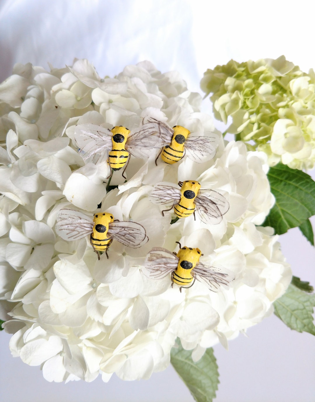 12 Cute Honey Bees on Wires Flying Yellow Bees, Insects for Floral ...