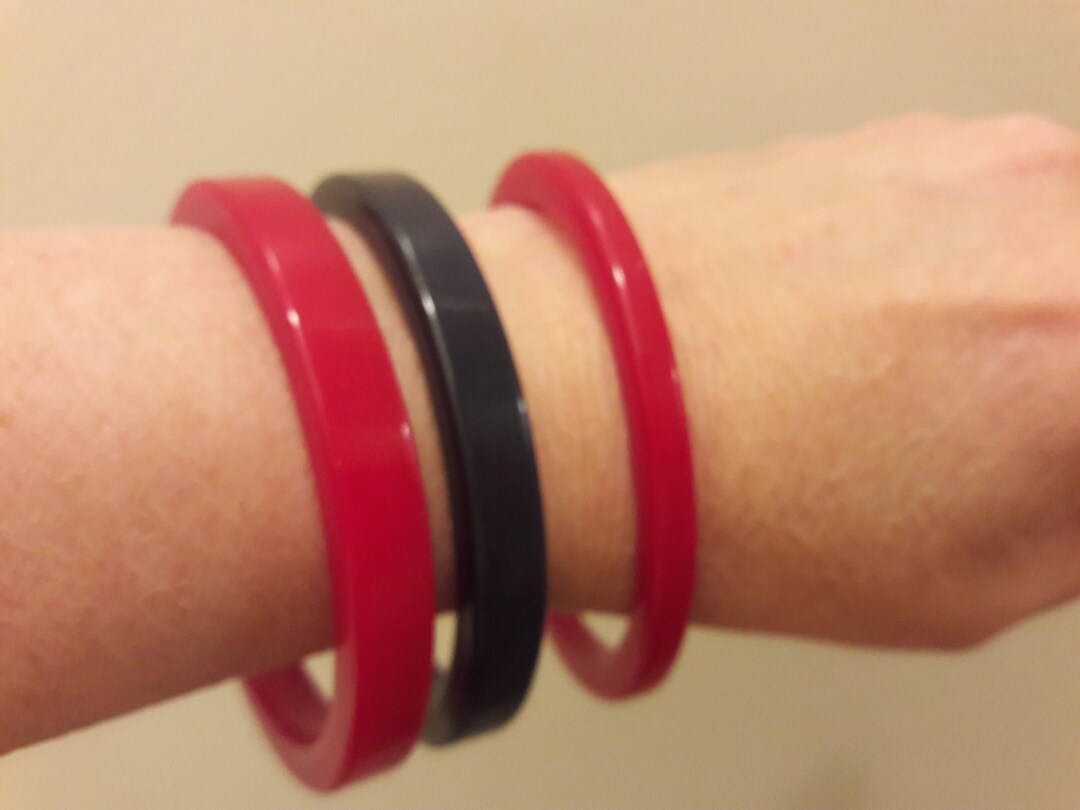 Vintage Bakelite Cuff Bangle 3 Bracelets 1 Black 2 Red - Etsy