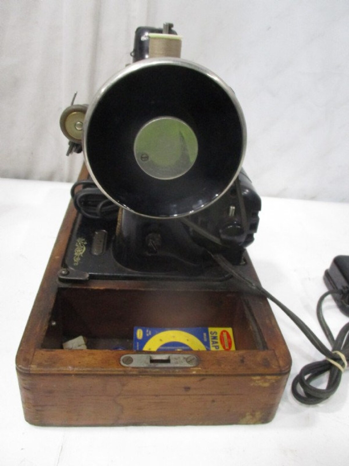 Antique 1920's Era Singer Sewing Machine in Wooden Carry - Etsy