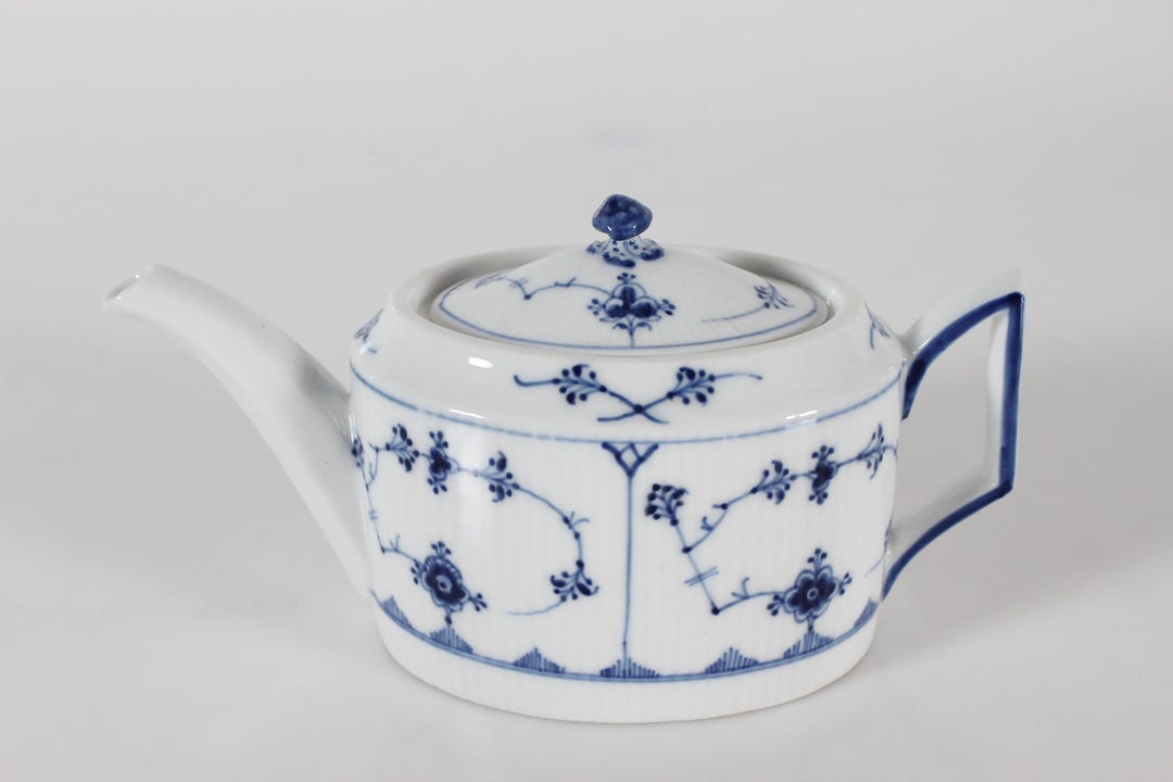 Royal Copenhagen Blue Fluted Plain Teapot No. 1/254 From 1894-1922 ...