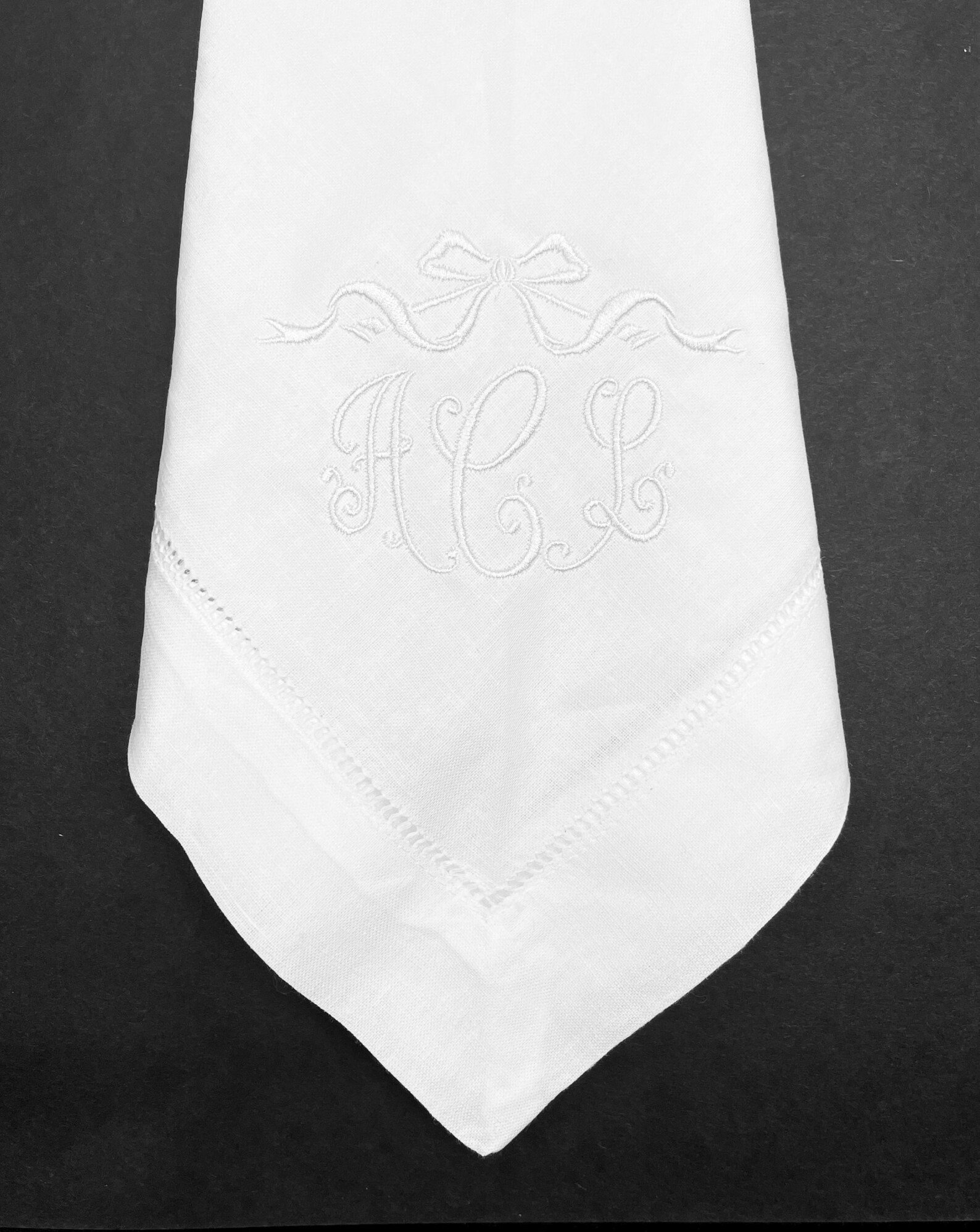 Embroidered Monogrammed Linen Dinner Napkins Personalized Table Napkins ...