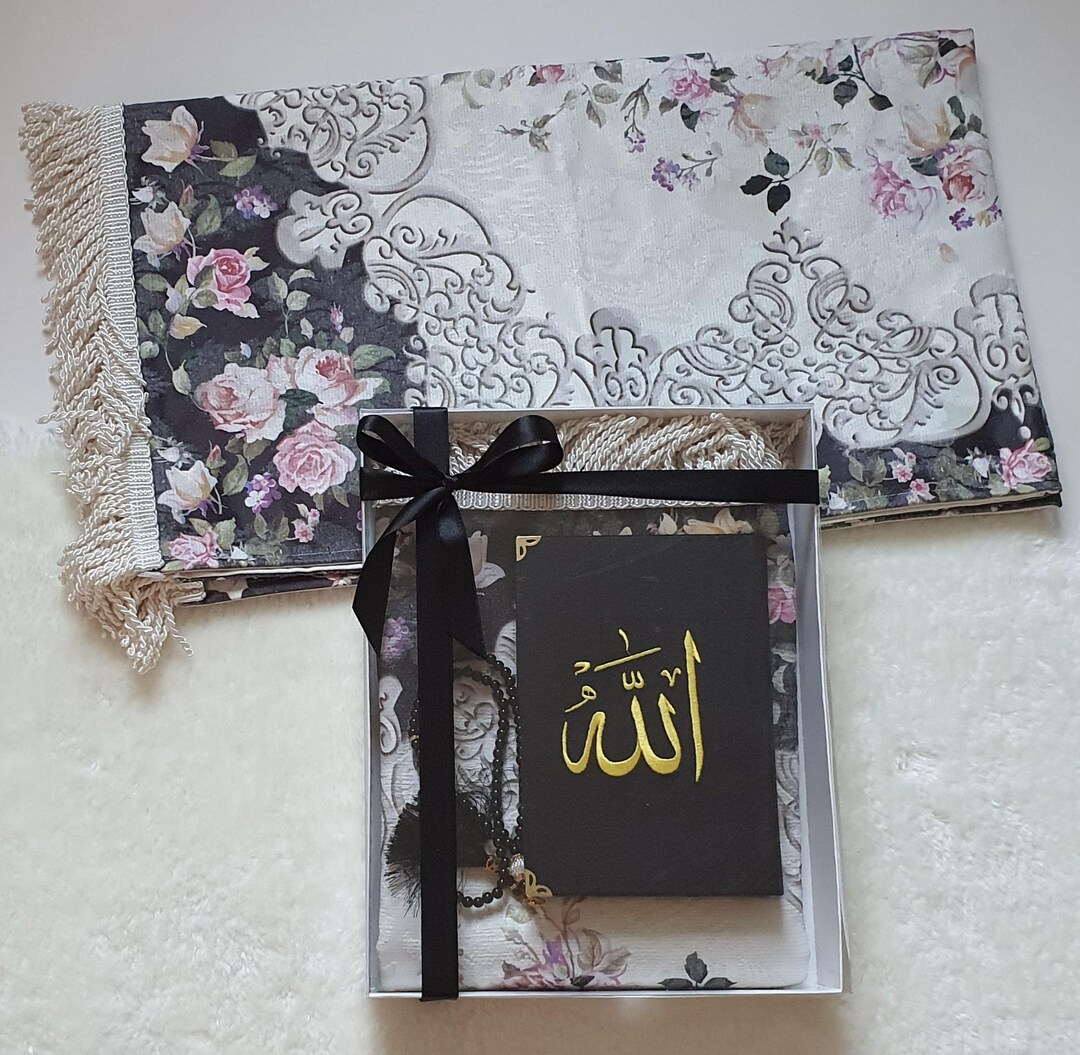 Custom Quran Gift Set: Velvet Quran, Prayer Rug & Tasbih - Etsy