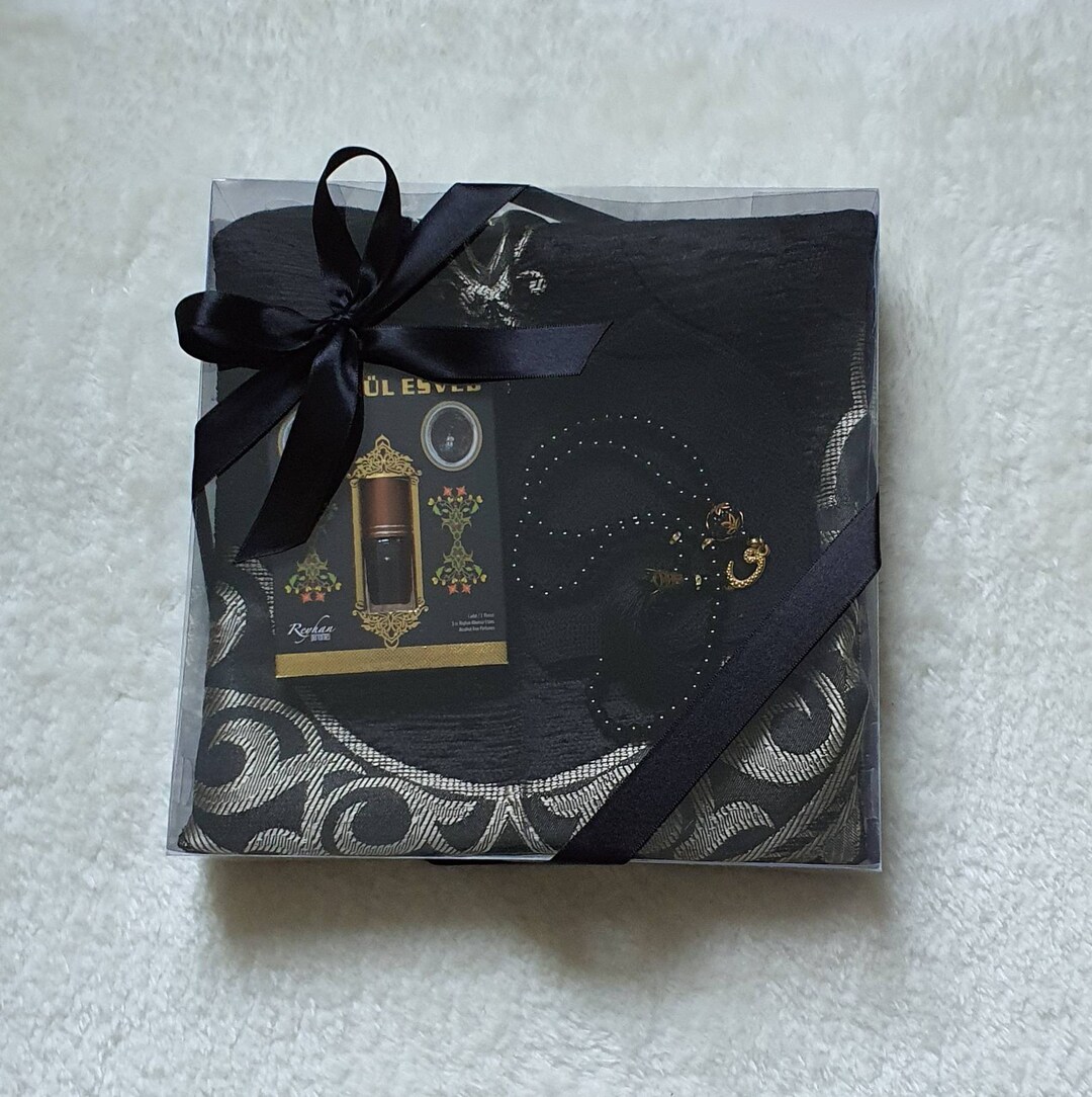 Islamic Prayer Gift Set: Cotton Travel Mat, Knitted Hat, Oud - Etsy UK