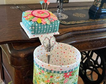 Thread Catcher With Detachable Patchwork Pincushion With Needle Minder ...