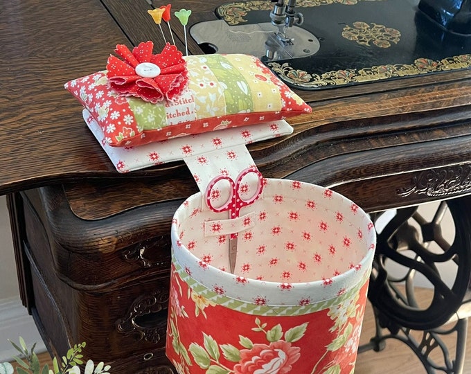 Thread Catcher With Detachable Pincushion, Sew in Style, Scrap Catcher ...