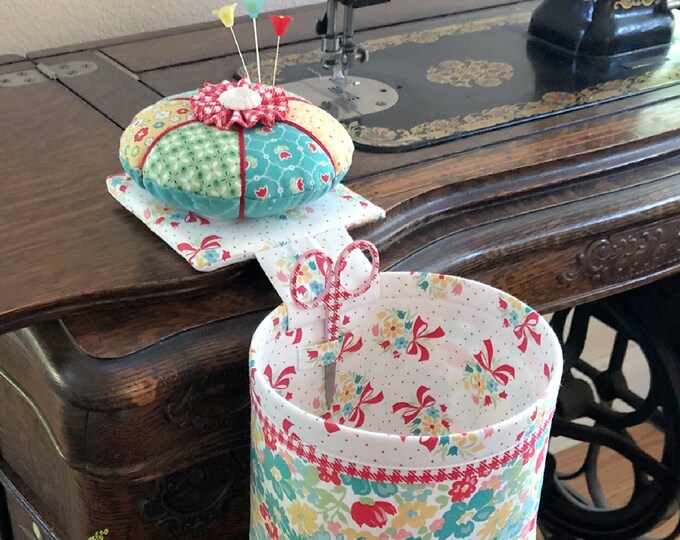 Thread Catcher With Detachable Sweetie Pie Pincushion, Sewing Accessory ...