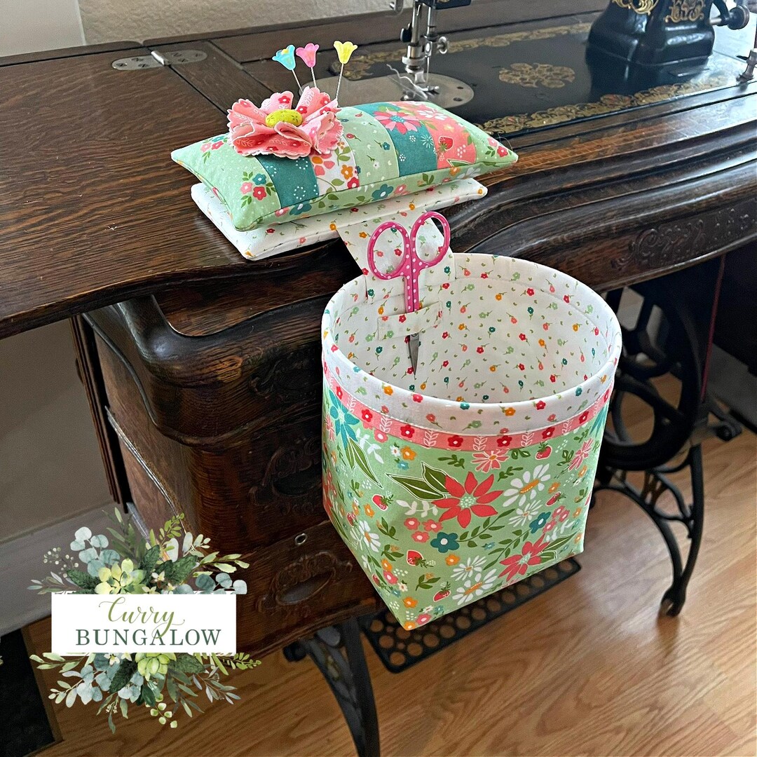 Thread Catcher W/ Detachable Pincushion, Sew in Style Scrap Catcher ...