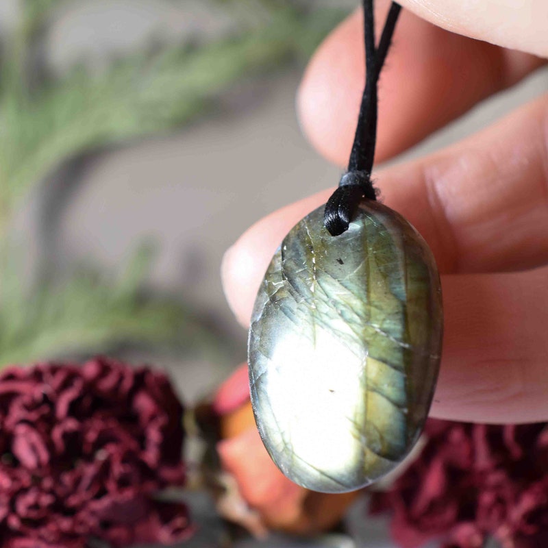 Spectrolite Pendant - Etsy