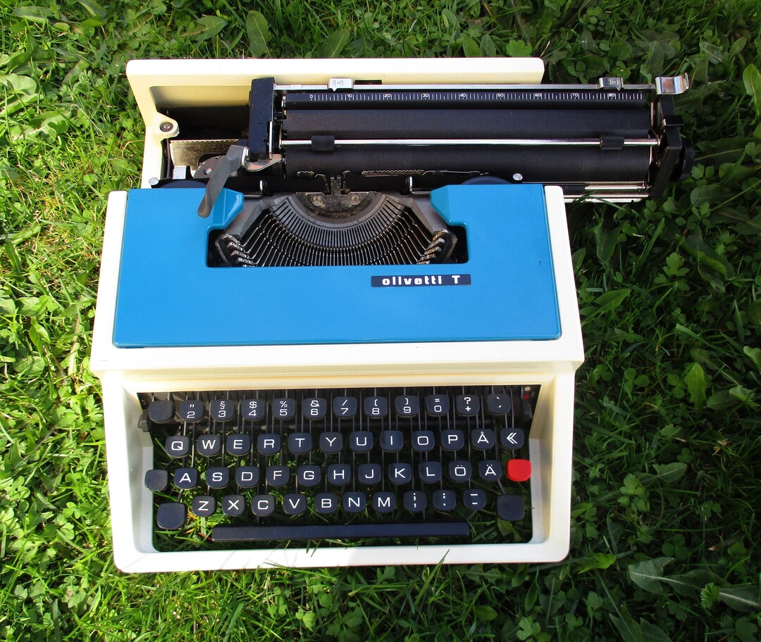 Typewriter Olivetti T, Blue Vintage Type Machine, Working Portable Type ...