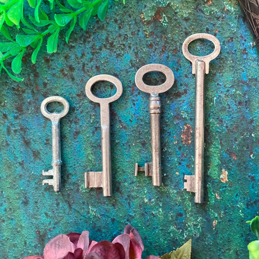 Antique Skeleton Keys, 4 Vintage Rustic Metal Keys, 1920s Estonia ...