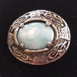 JACOBITE Pin or Brooch - CELTIC Knot Twist Motif - Oval Pin With Sky ...