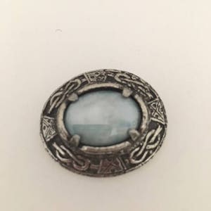 JACOBITE Pin or Brooch - CELTIC Knot Twist Motif - Oval Pin With Sky ...