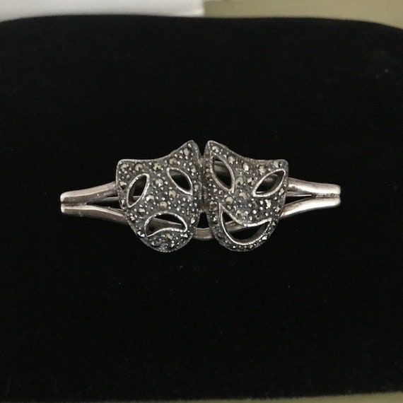 HAPPY SAD Face Mask Pin or Brooch - Comedy/Tragedy Ma… - Gem