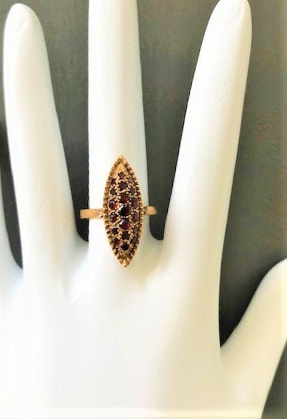 GARNET 750 18K NAVETTE Ring - Marquis Shape - 19 Garn… - Gem