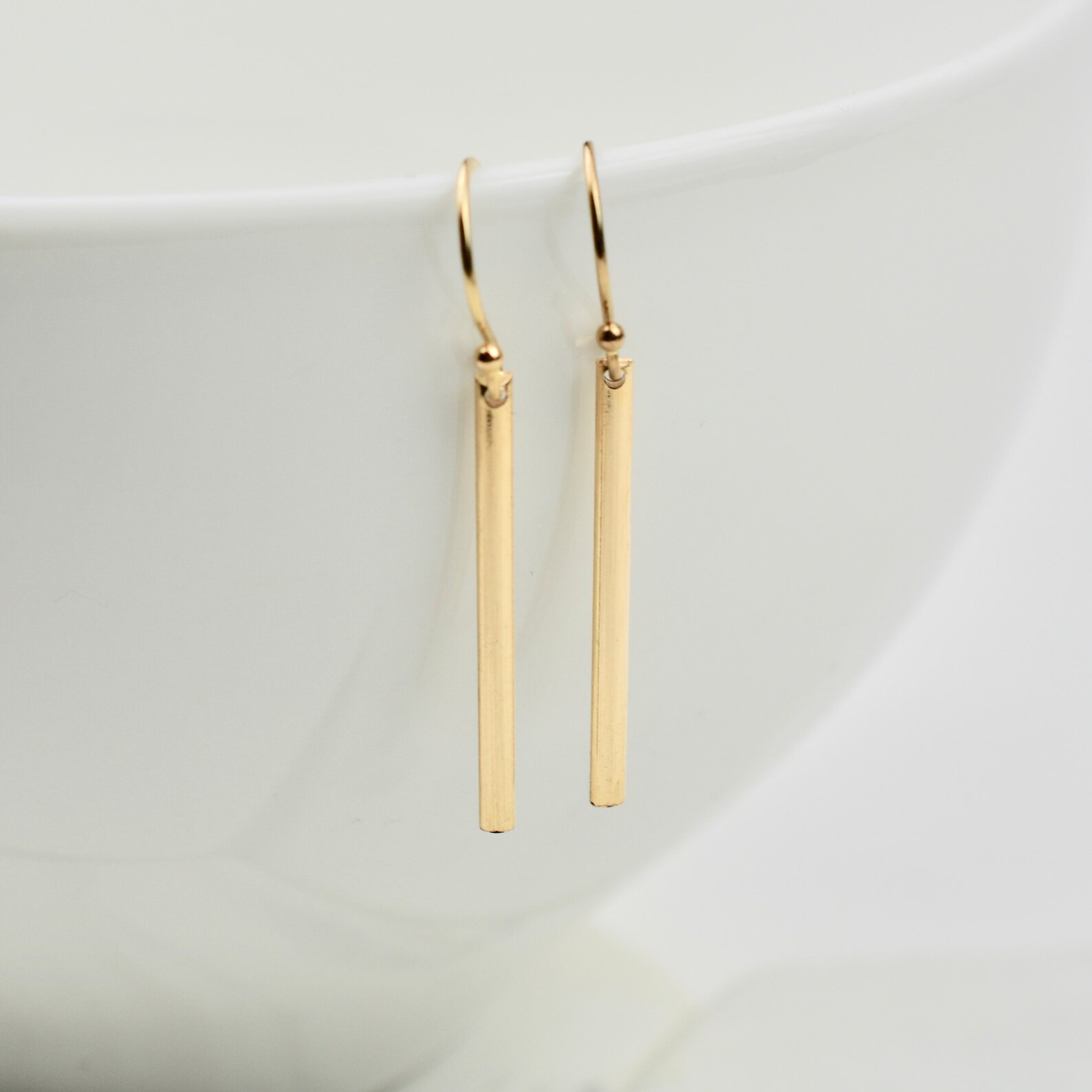 Gold Bar Earrings. Minimal Bar Earrings. 14K Gold Bar - Etsy