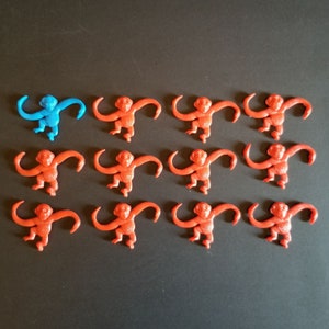 Yellow Barrel of Monkeys Vintage Childrens Game W 12 Red & Blue Linking ...