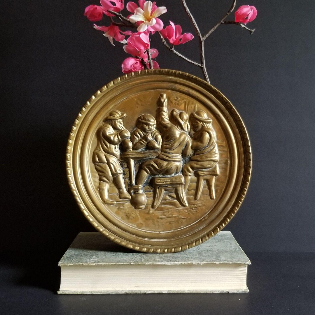 Brass Wall Pocket W Old Elizabethan Tavern Scene - 8" Vintage Round ...