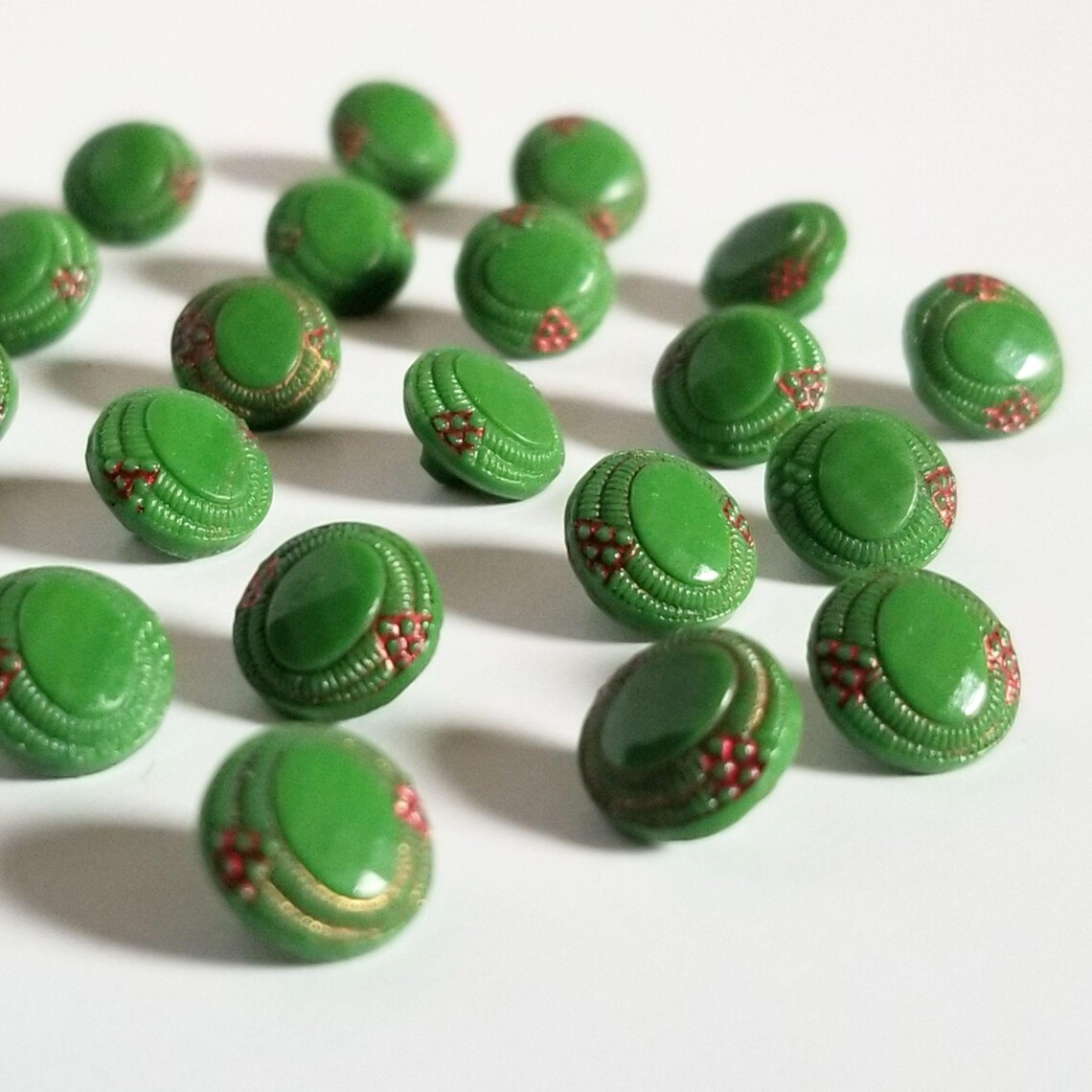 Green Glass Buttons W Faceted Centre & Red and Gold Trim - 30s Vintage ...