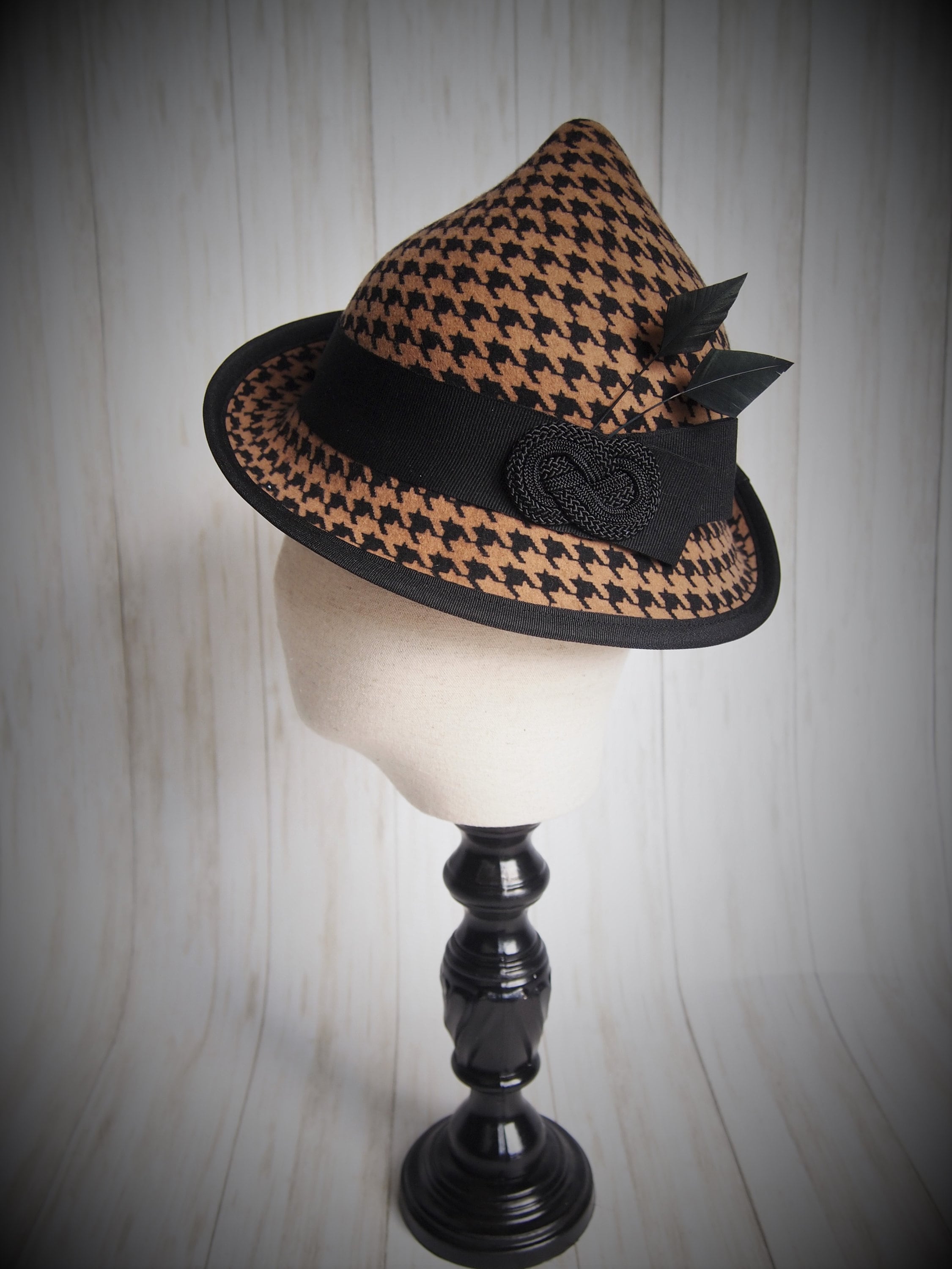Houndstooth Deco Hat
