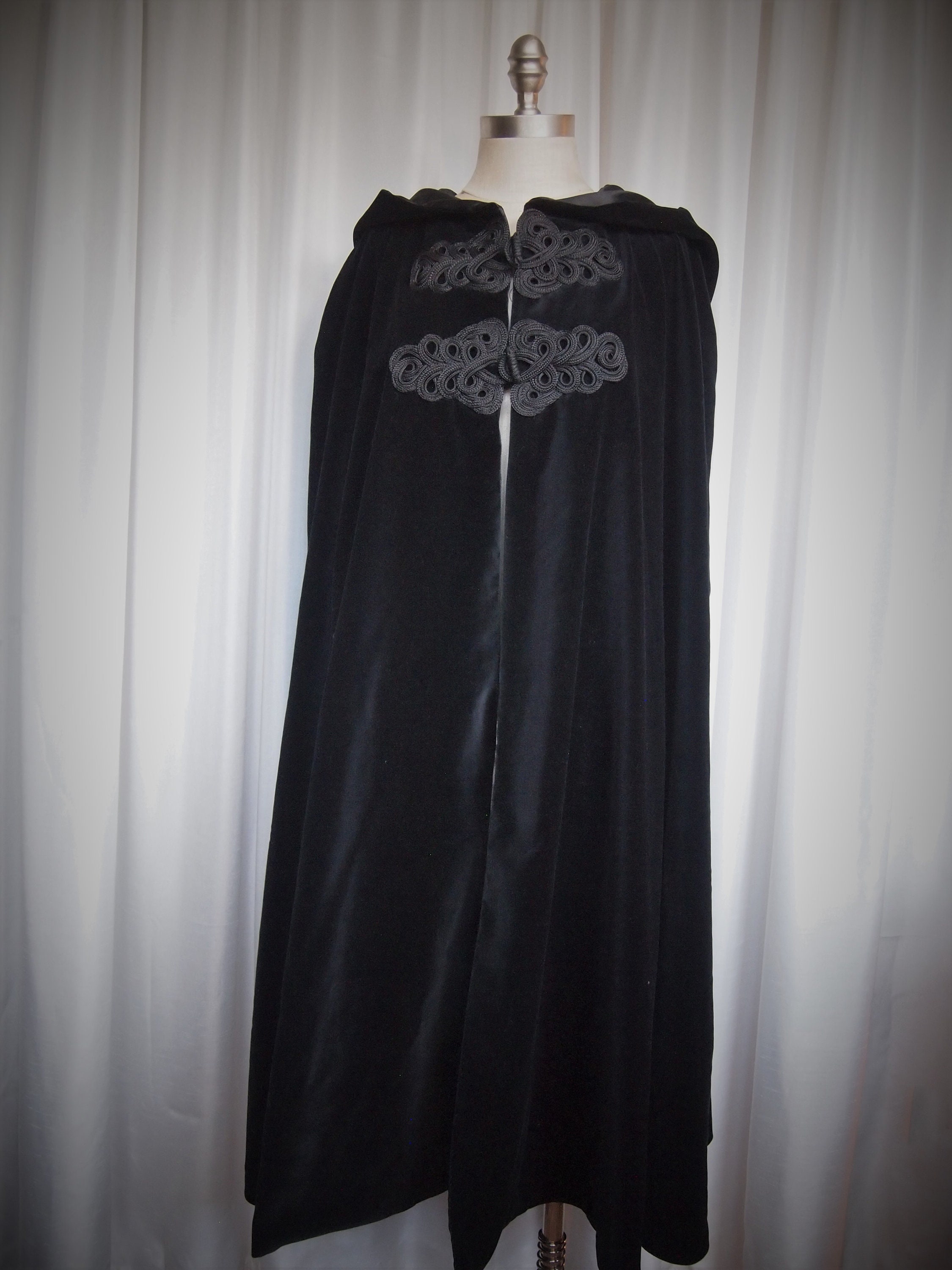 Victorian Inspired Velveteen Cape