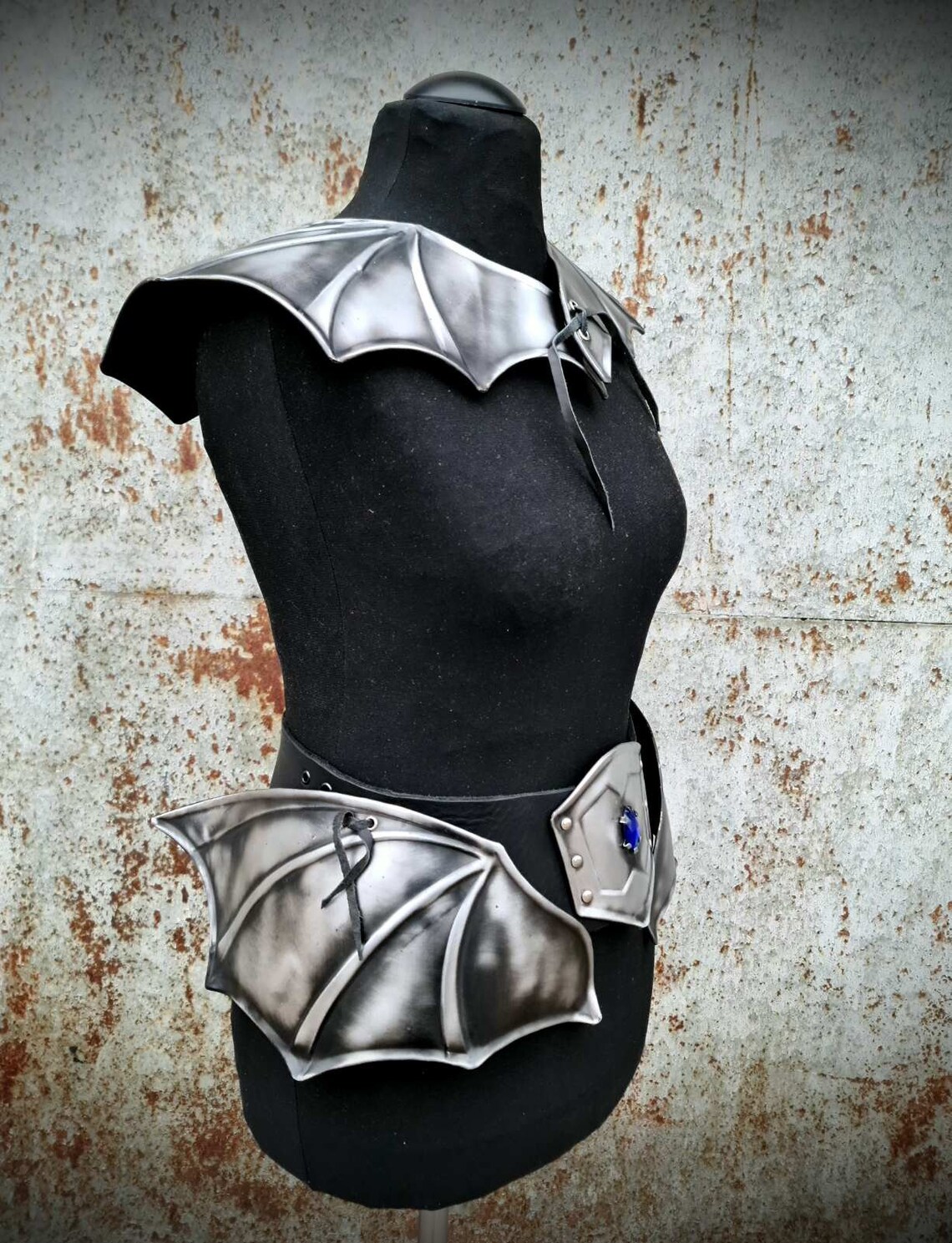 Female LARP Costume Steel Fantasy Shoulders Armor and Belt - Etsy