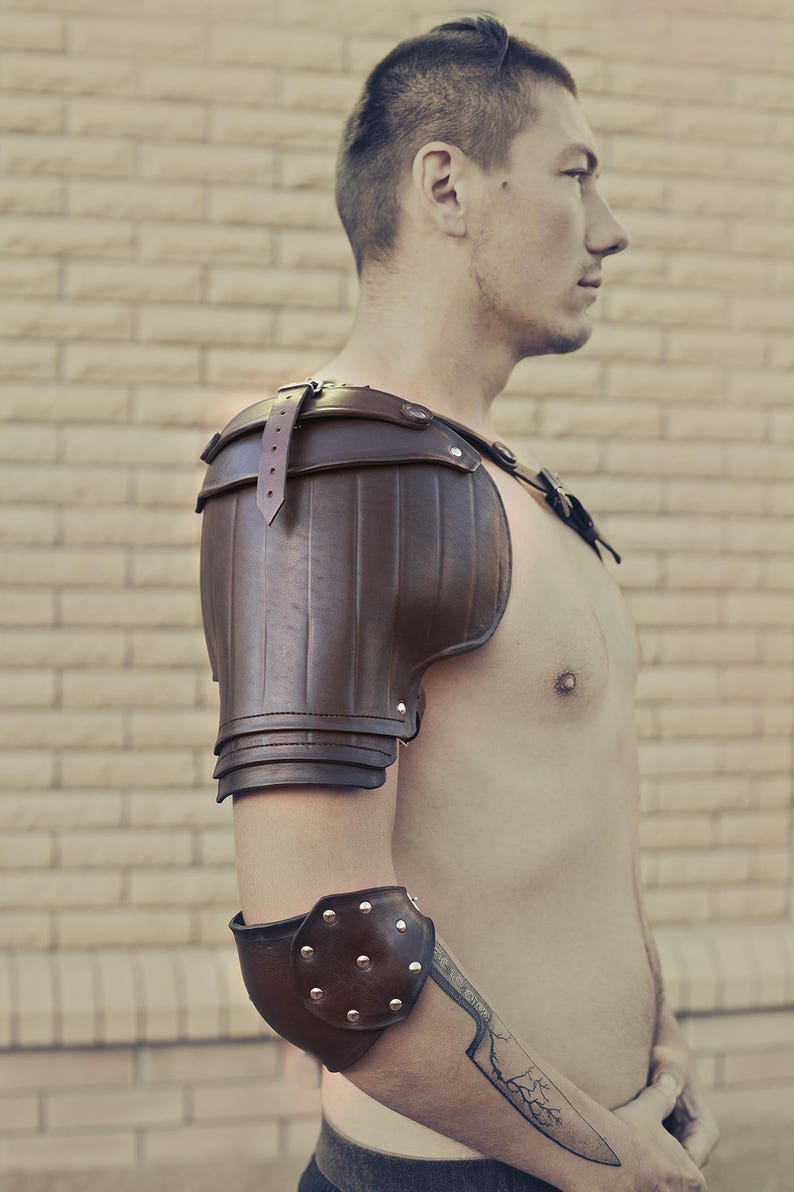 Single Pauldron Shoulder Armor With Royal Lily Musketeer | Etsy UK