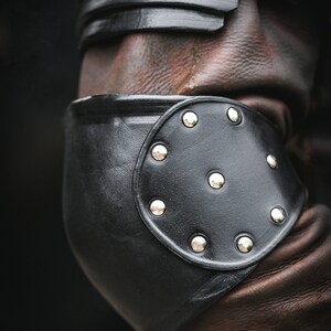 Single Pauldron Shoulder Armor With Royal Lily Musketeer - Etsy UK