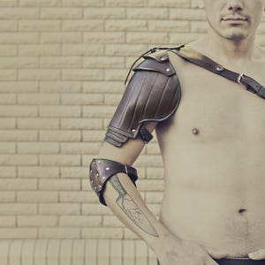 Single Pauldron Shoulder Armor With Royal Lily Musketeer | Etsy UK