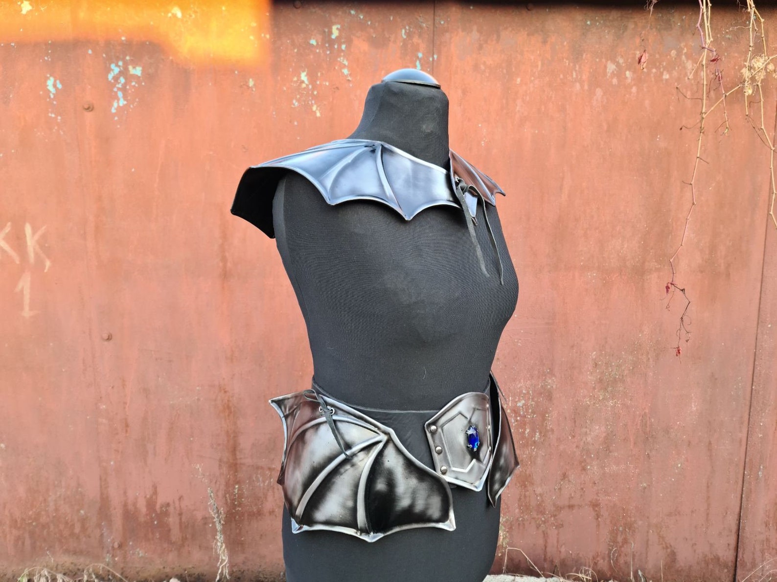 Female LARP Costume Steel Fantasy Shoulders Armor and Belt - Etsy