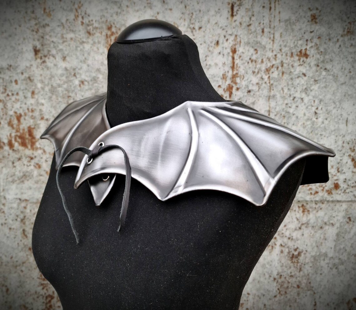 Female LARP Costume Steel Fantasy Shoulders Armor and Belt - Etsy