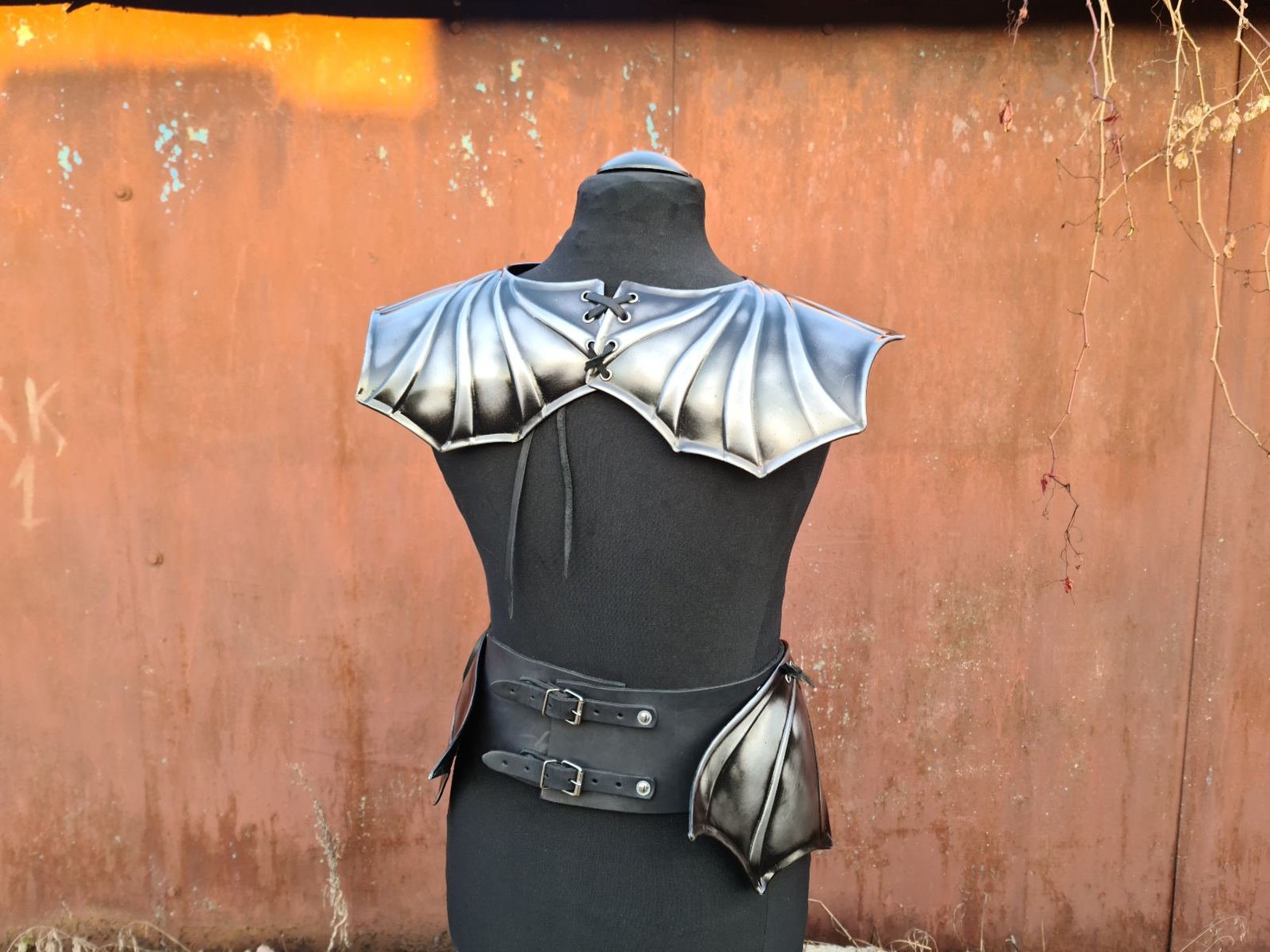 Female LARP Costume Steel Fantasy Shoulders Armor and Belt - Etsy