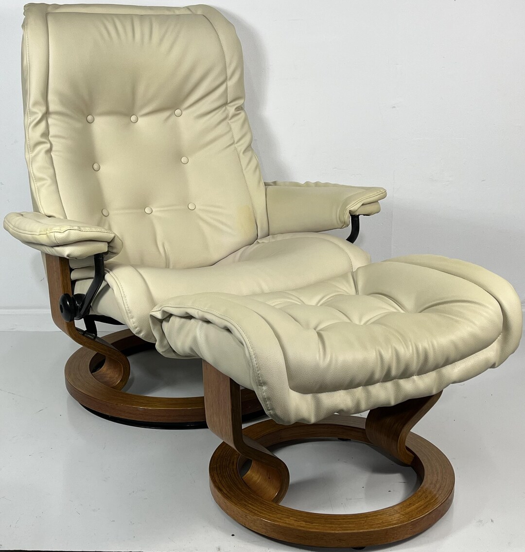 Ekornes Stressless Large ROYAL Cream Leather Swivel Recliner Chair ...