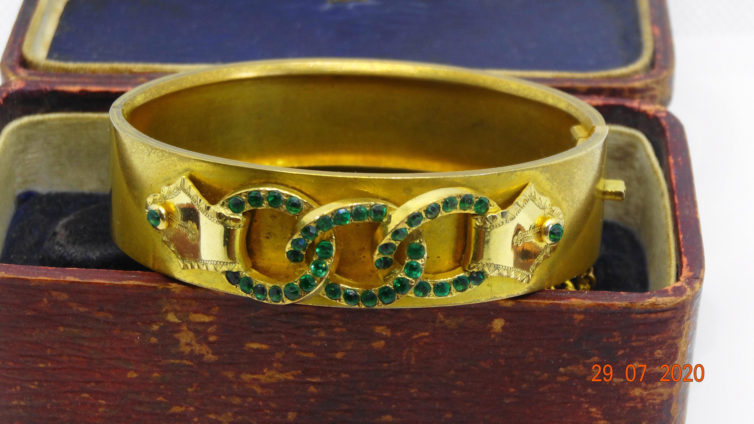 Gorgeous Victorian pinchbeck bangle set with emerald paste