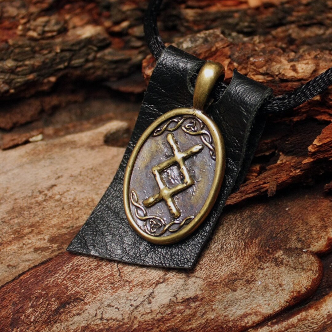 Rune Pendant Inguz Ingwaz Yngvi Rune Yggdrasil Viking Amulet Runic ...