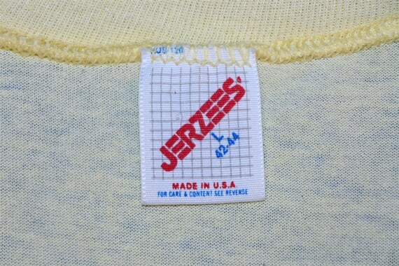 90s Geese Goose Ducks Hand Painted Folk Art Yellow t-… - Gem