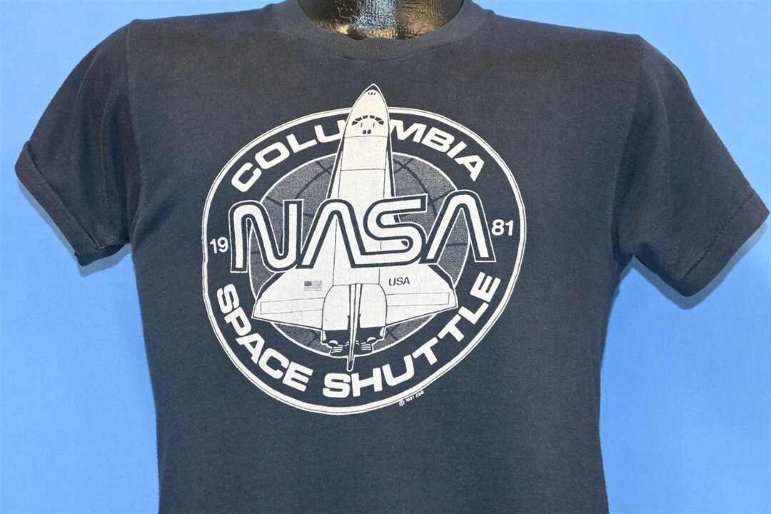 80s NASA Columbia Space Shuttle Orbiter 1981 First Flight Faded Black T ...