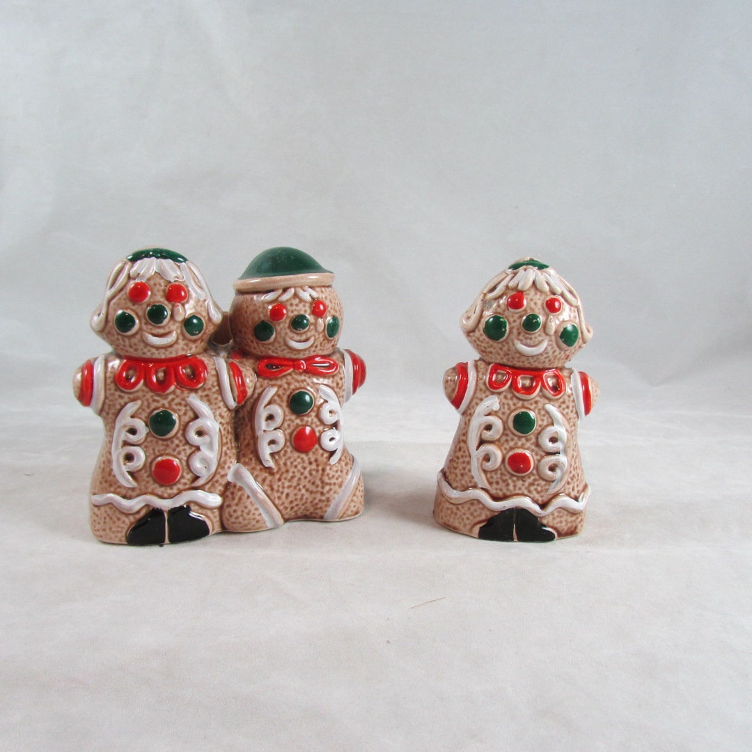 Gingerbread Napkin Holder With One Shaker SNP Japan Holiday Decor ...