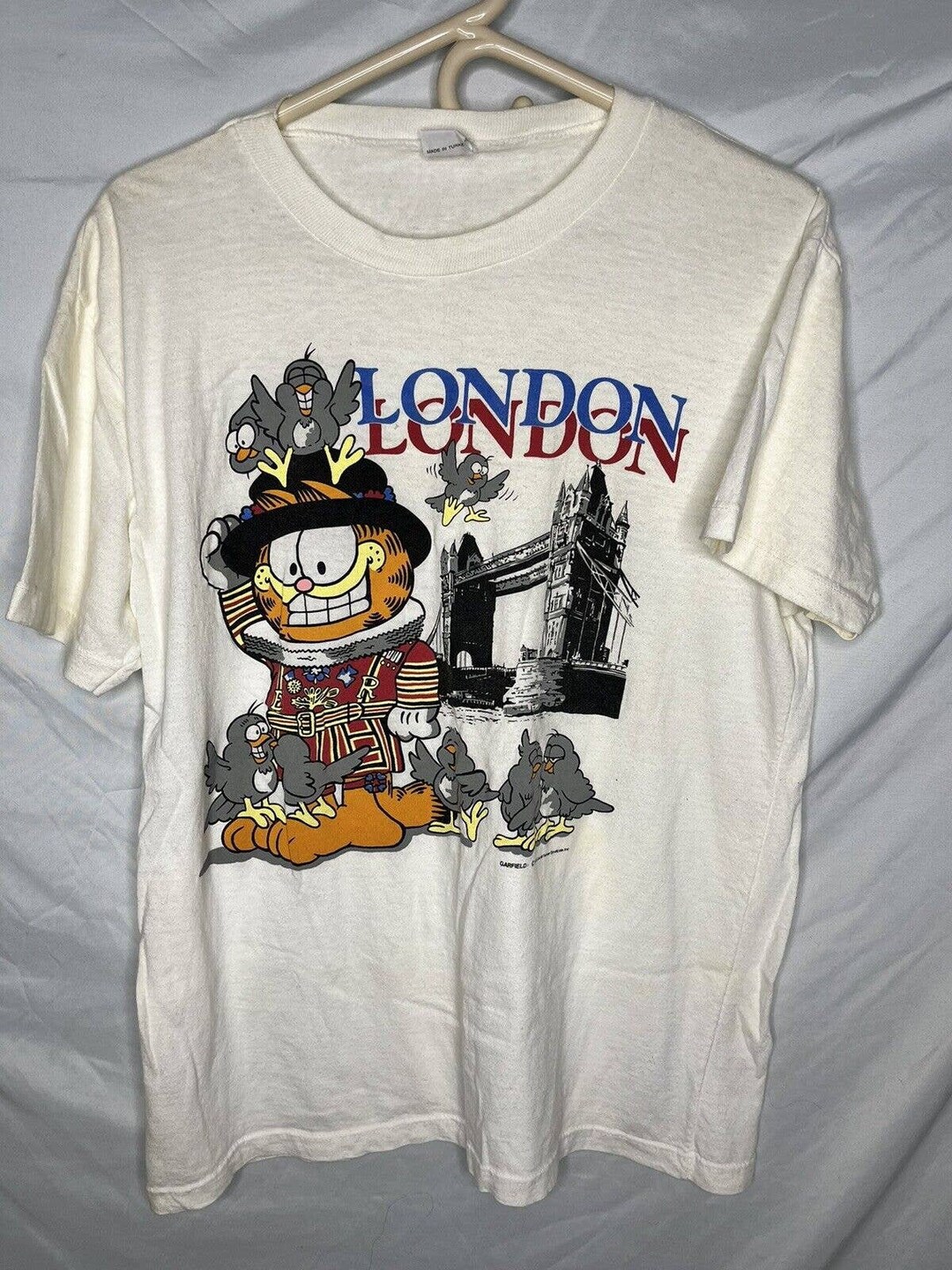 Garfield Cat Graphic London Beefeater T Shirt Size XL Short Sleeve ...